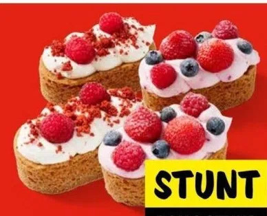 Rood fruit of red velvet cheesecake slofjes aanbieding bij Vomar ...